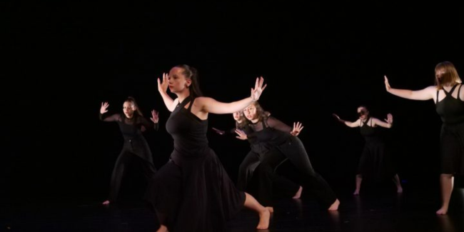 Spectacle “Langue des signes dansées”, en famille, Loiron-Ruillé | Kidiklik